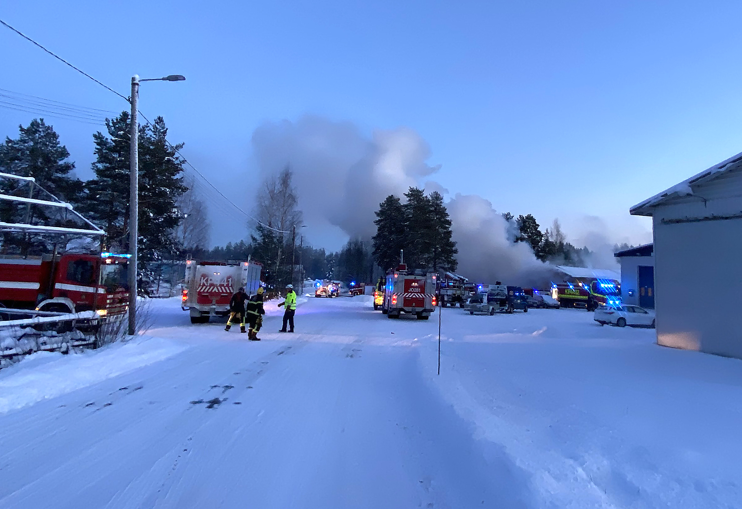 Tehdasrakennuksessa syttyi tulipalo Kinnulassa - Kotiseudun Sanomat